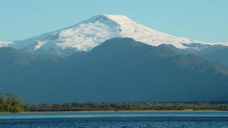 Volcán Michinmahuida - Andeshandbook